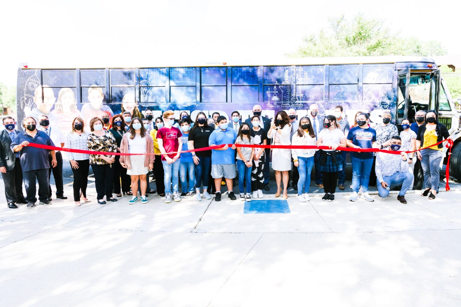 ¡Todos a bordo del HCISD Tech Bus!